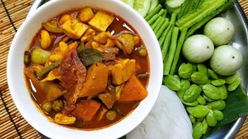 Kaeng tai pla (cuisine thaïlandaise)