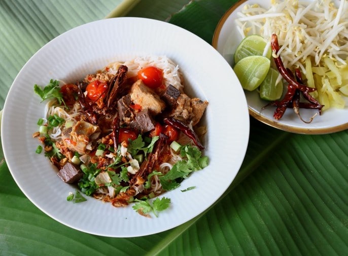 Khanom chin (cuisine thaïlandaise)